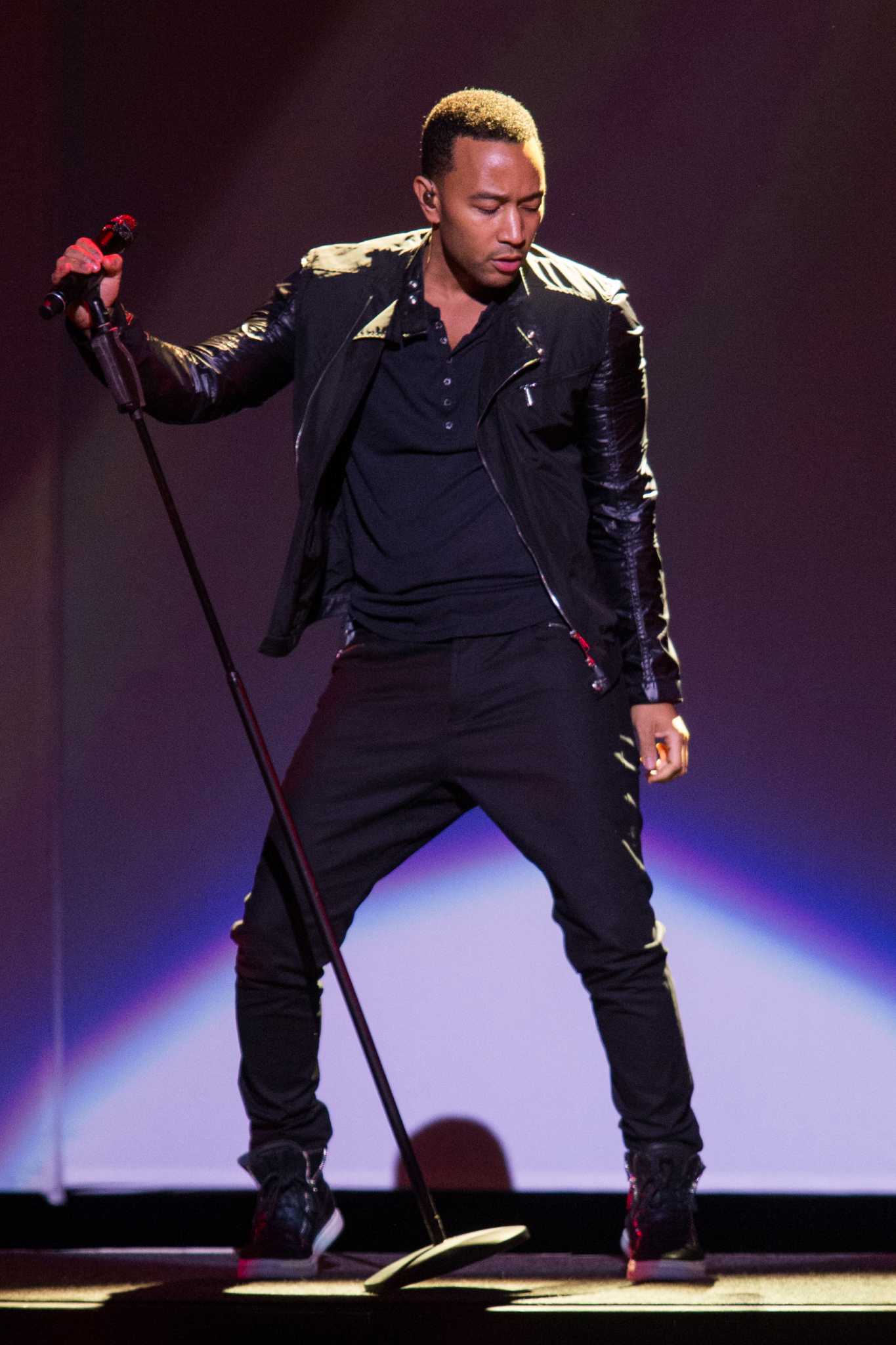 John Legend pours heart into concert