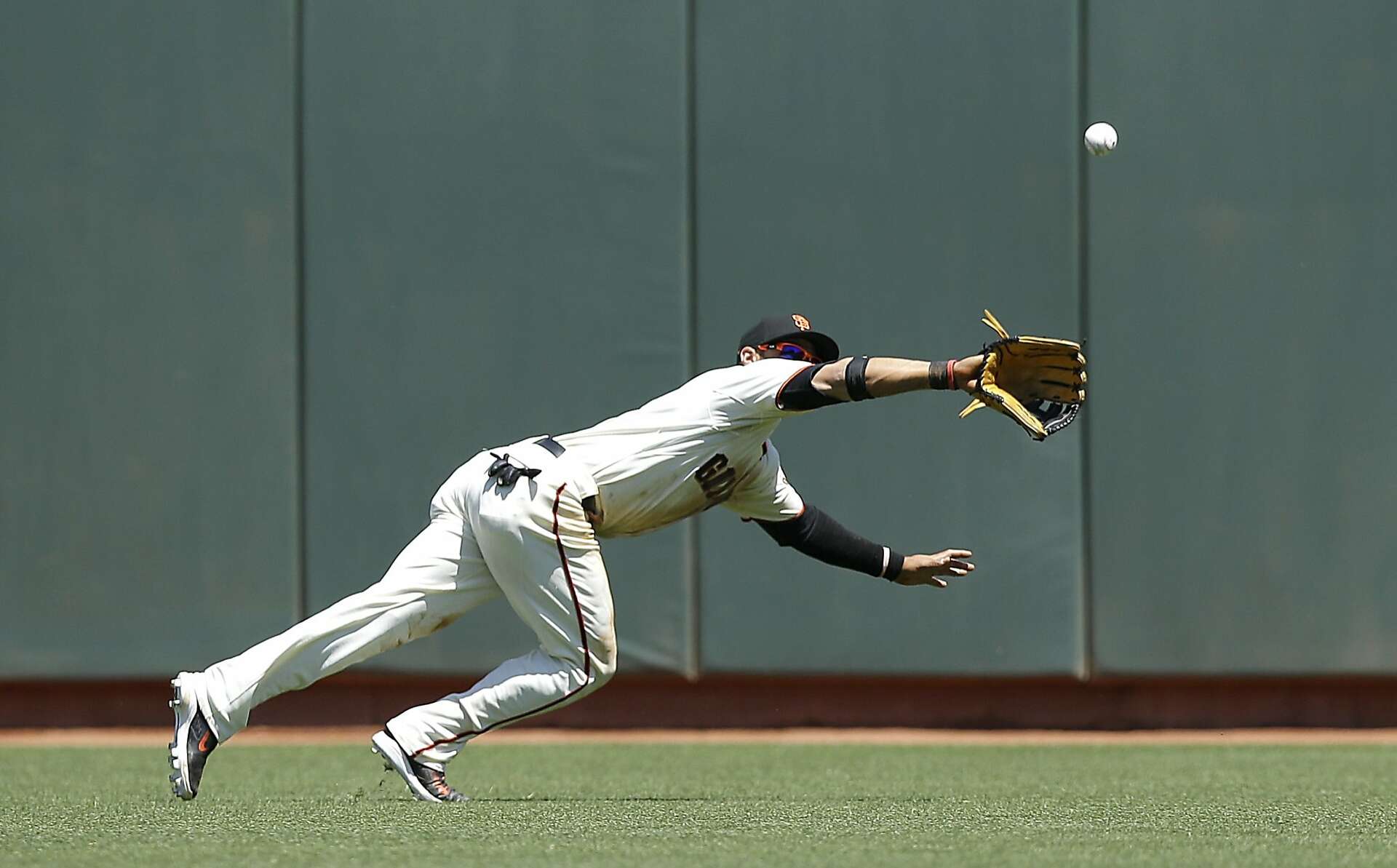 Blanco stellar at plate as Giants beat Braves 10-4