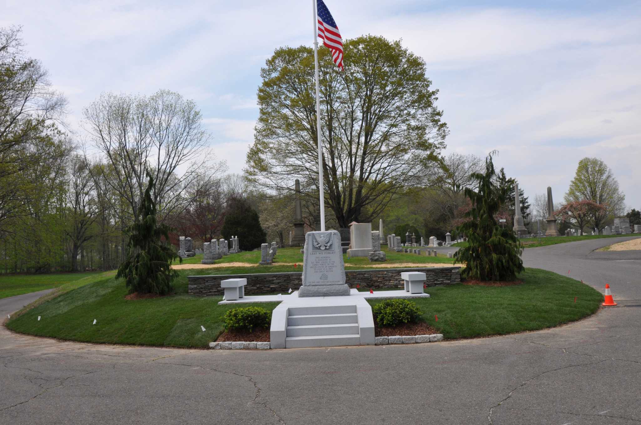 Cemetery to dedicate veteran's memorial