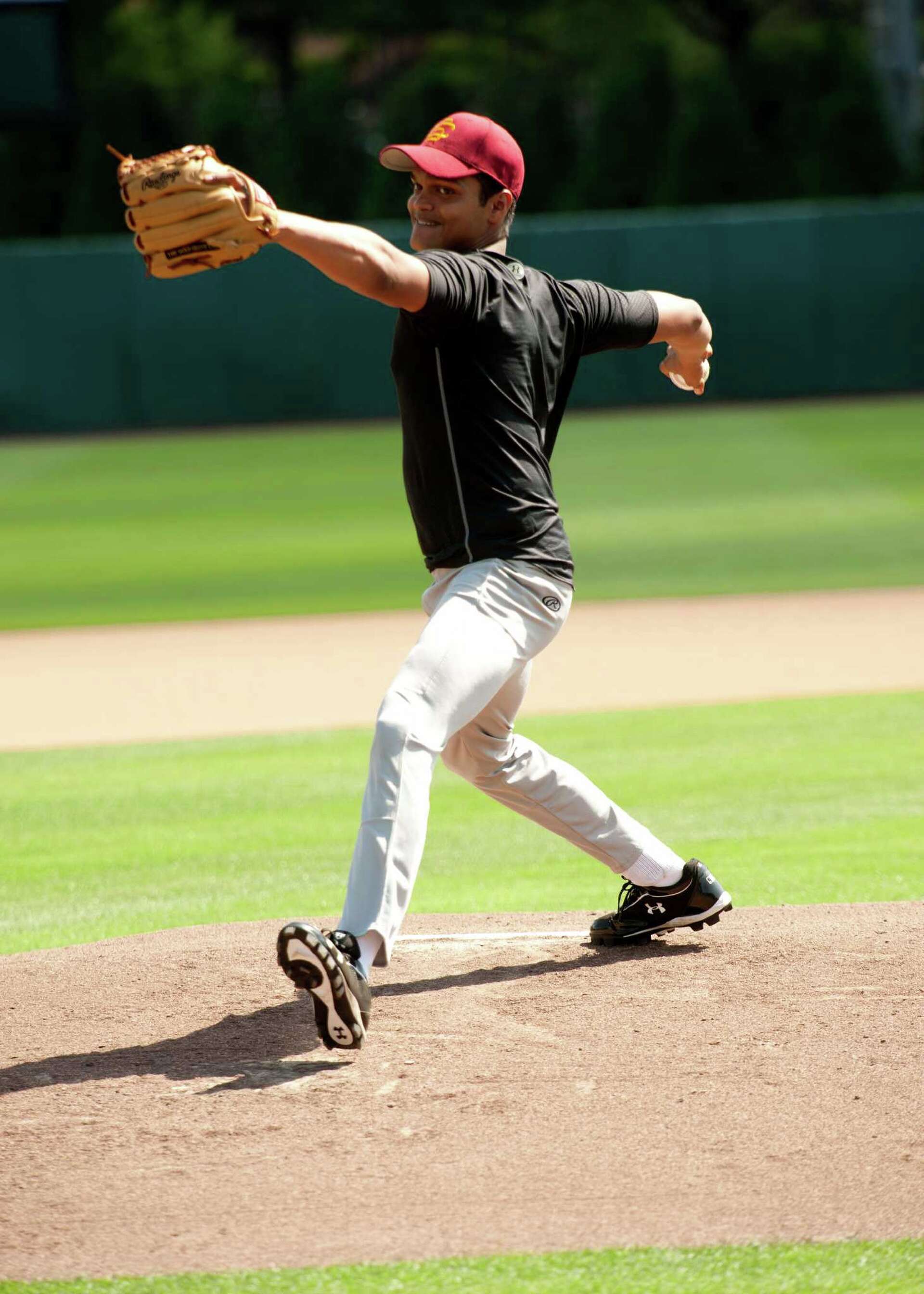 'Million Dollar Arm' review: A fake-true baseball tale