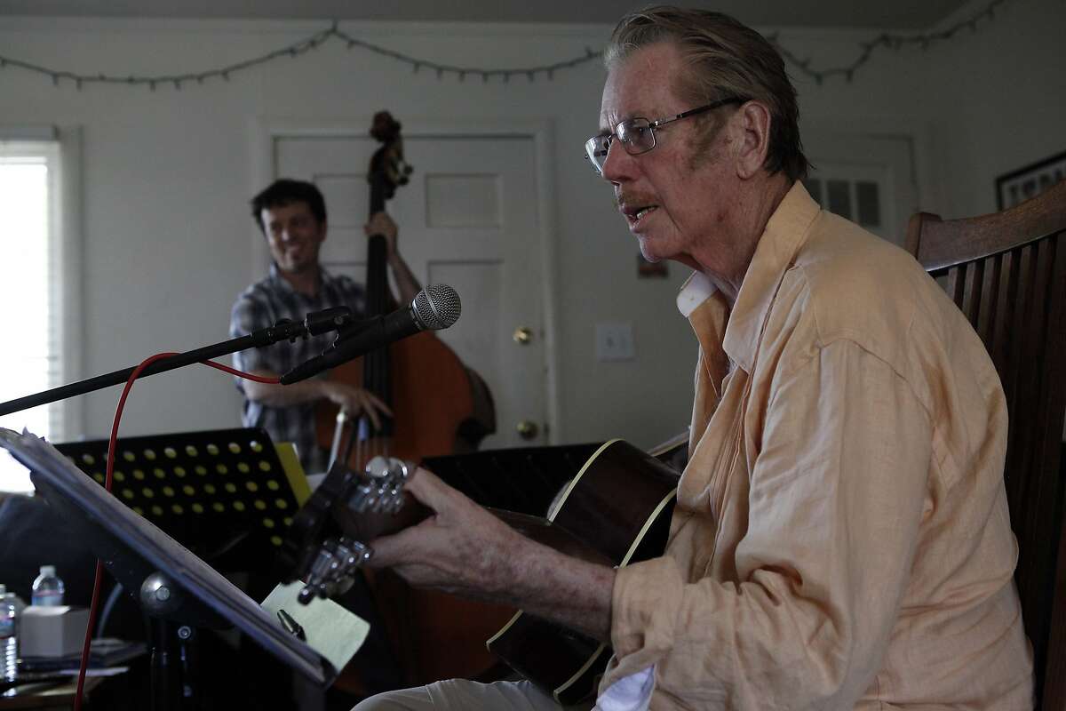 Dan Hicks, a true original of S.F. music scene, dies at 74