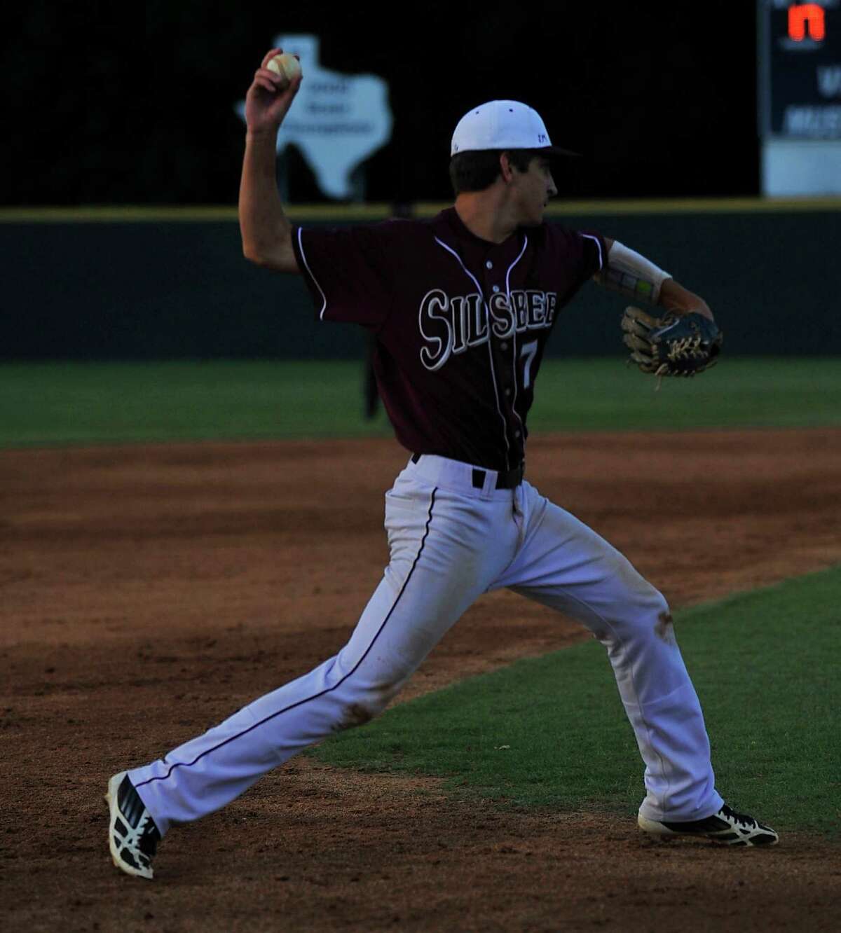 Silsbee advances to regional semis with sweep of Splendora