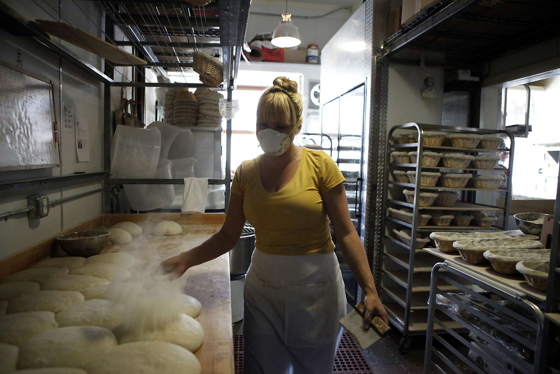 To bakers, coping with wheat intolerance is no piece of cake