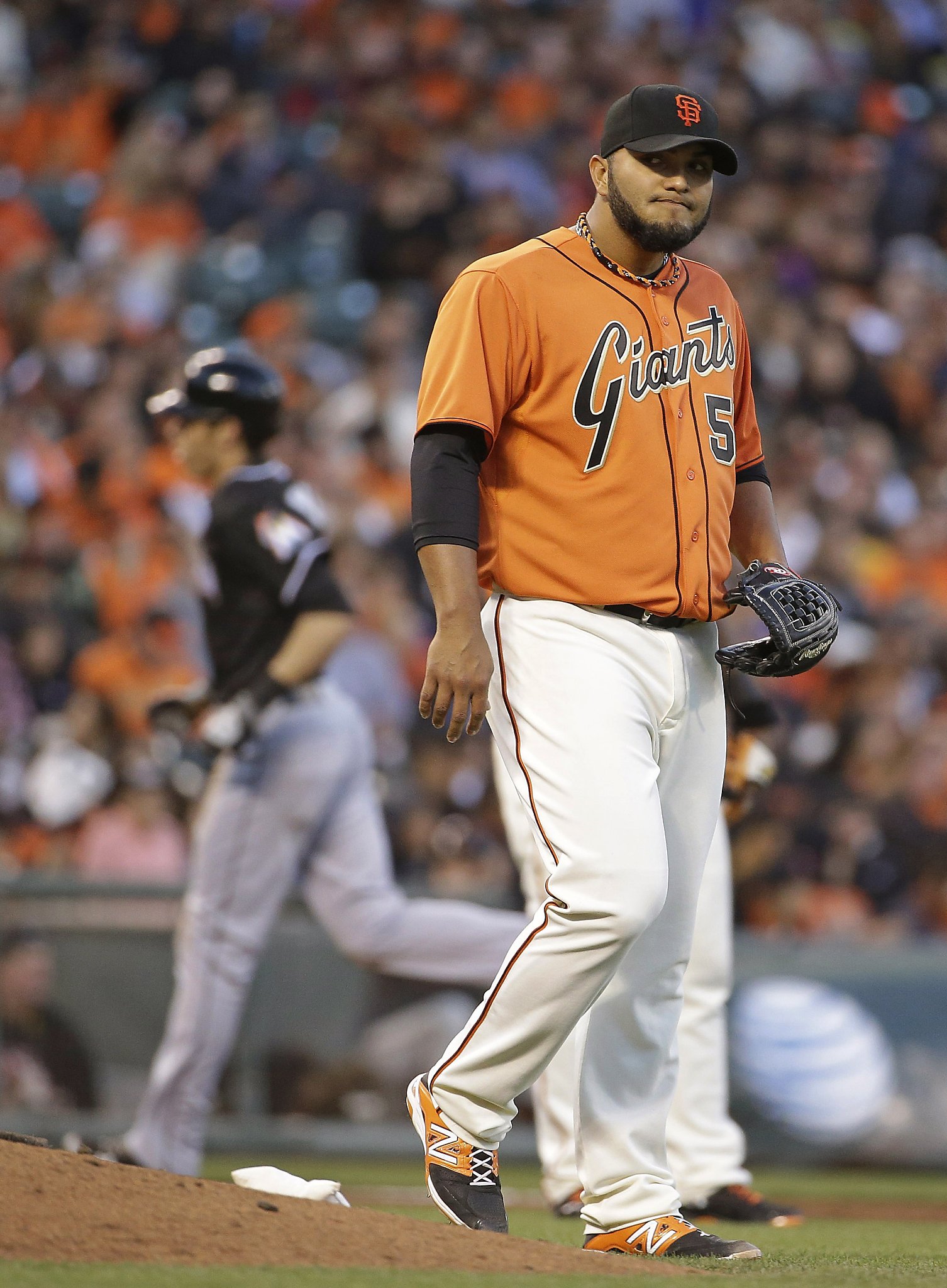 Marlins score 2 in 9th to defeat Giants 7-5