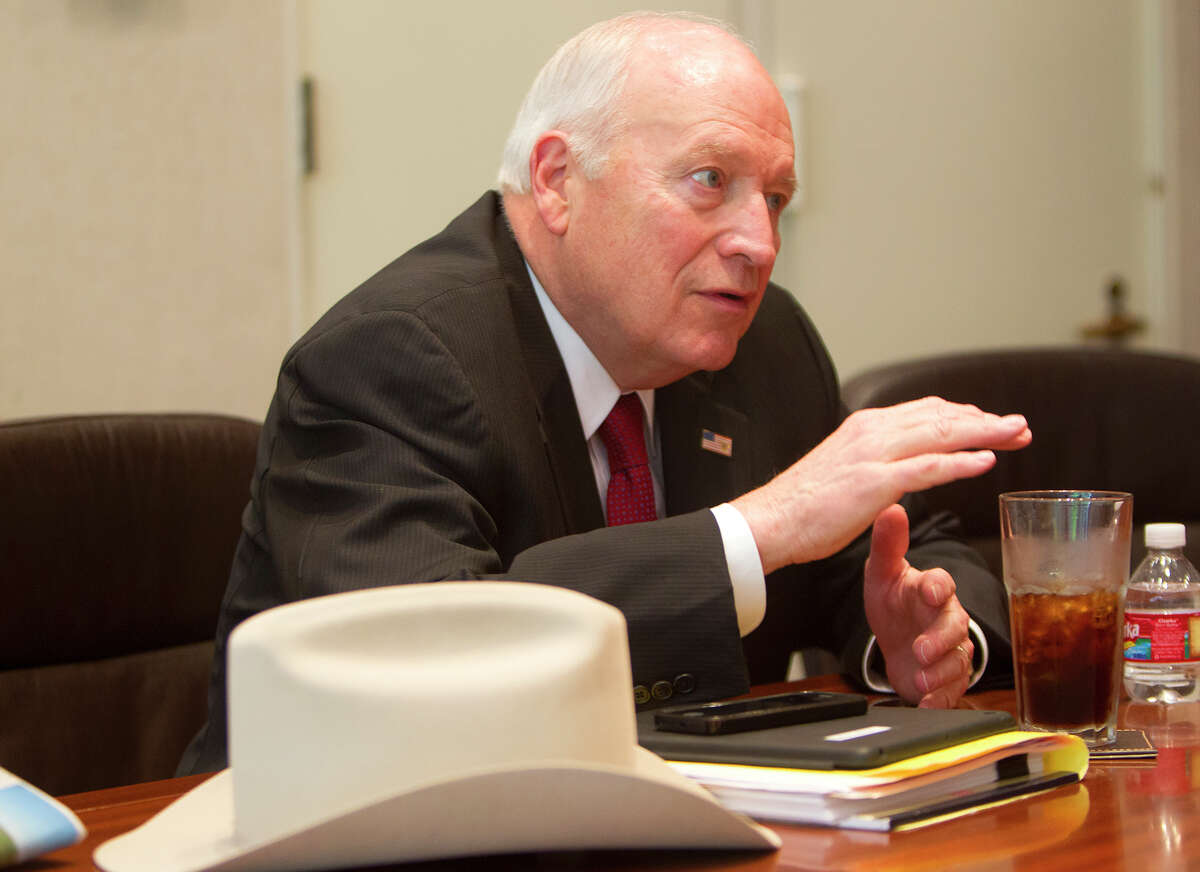 Watt, Barbara Bush team up for a holiday classic