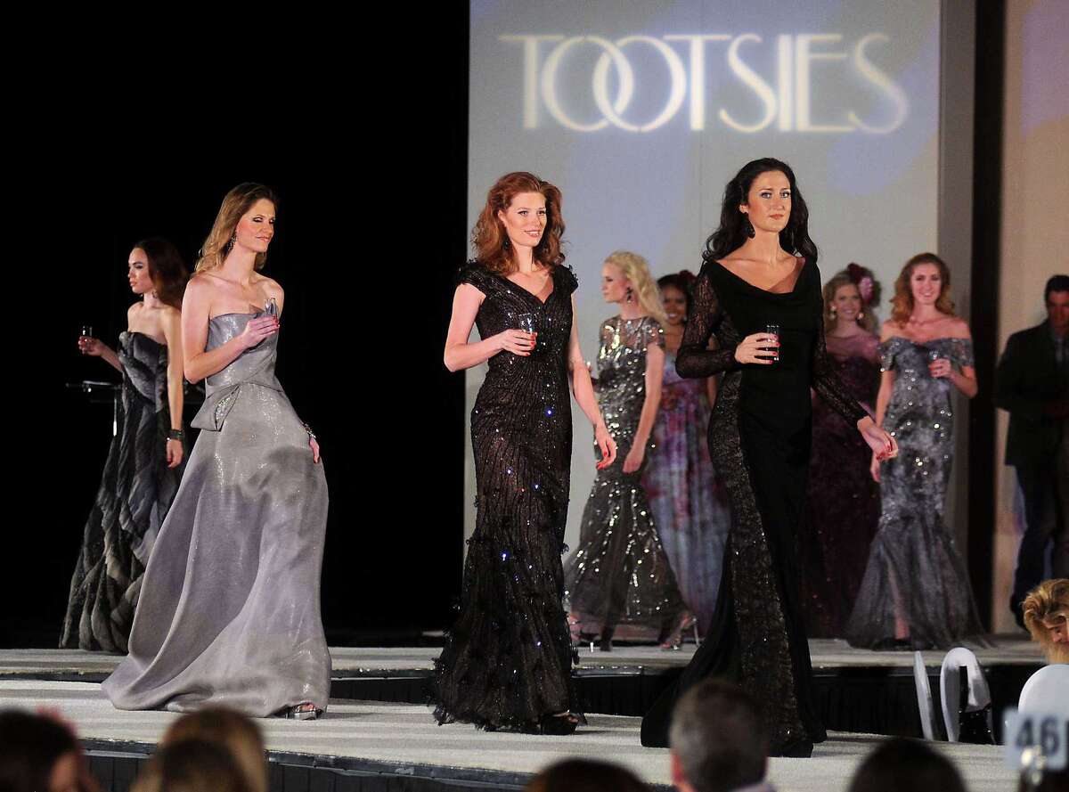 Latin Women's Initiative luncheon blends culture, food, fashion