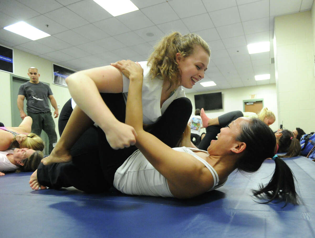 Female Fight Club: A reporter learns to grapple