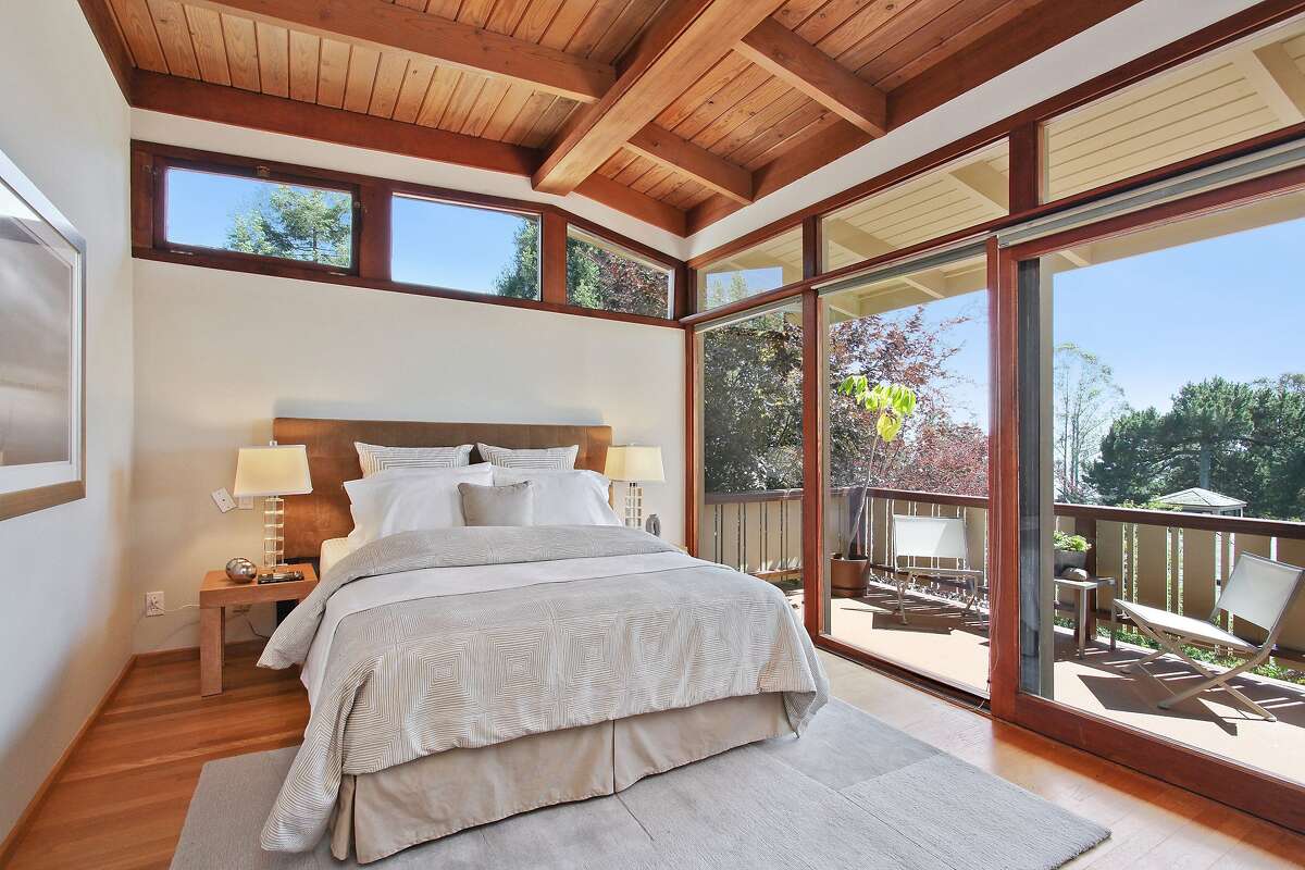 Hot Property: Angular design, bay views highlight Oakland midcentury