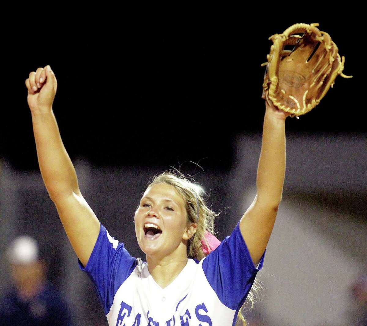 Barbers Hill tops Dawson to take 1-0 series lead