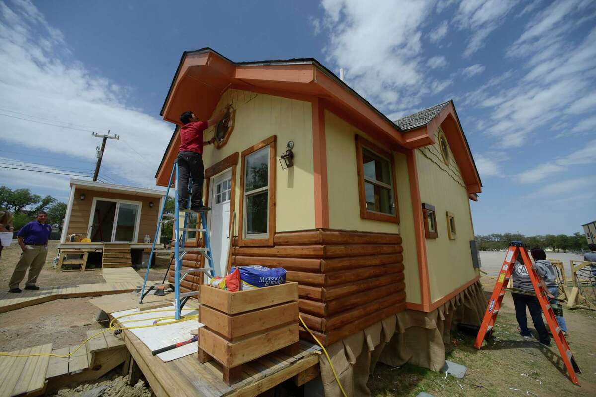 Today's seventh period assignment: build a house