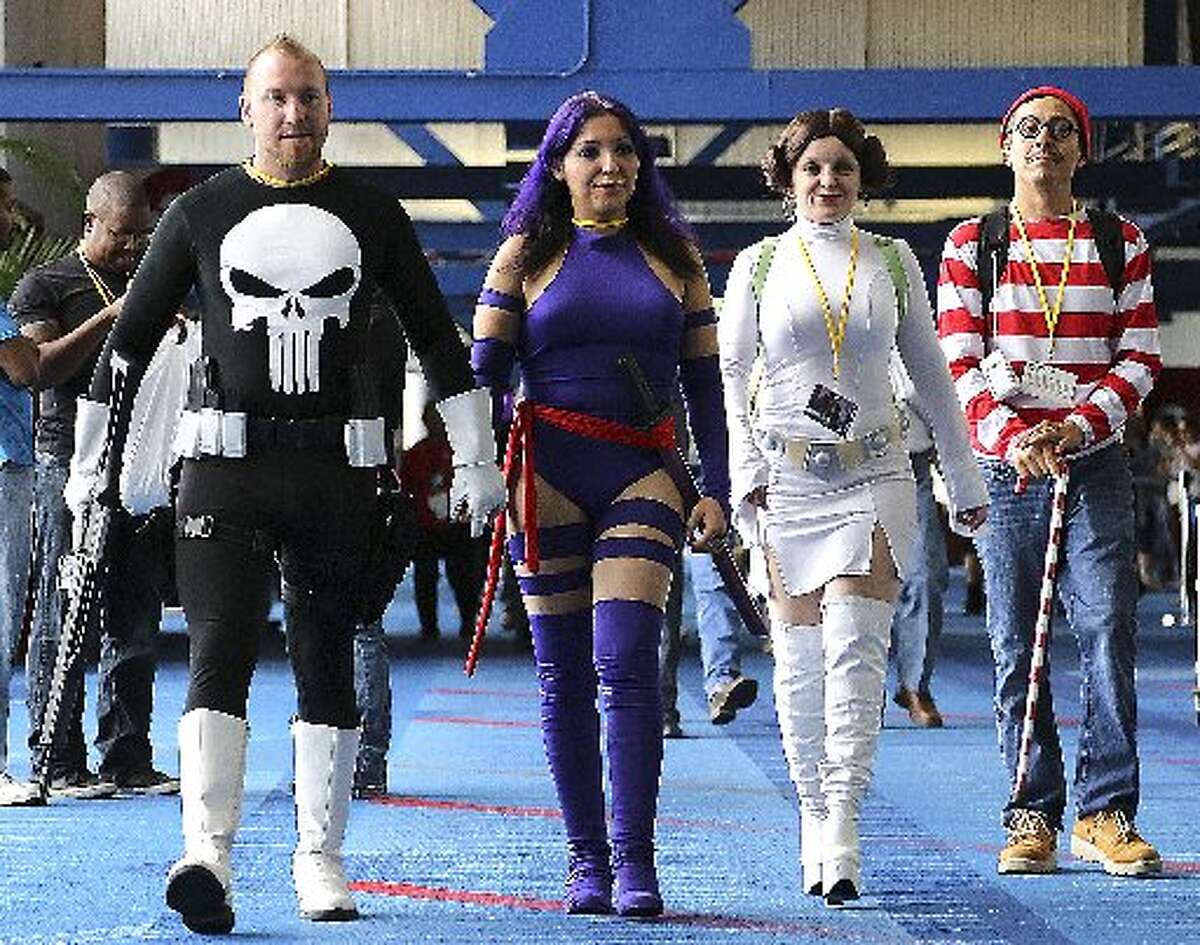 Houston couple plans comic book store wedding