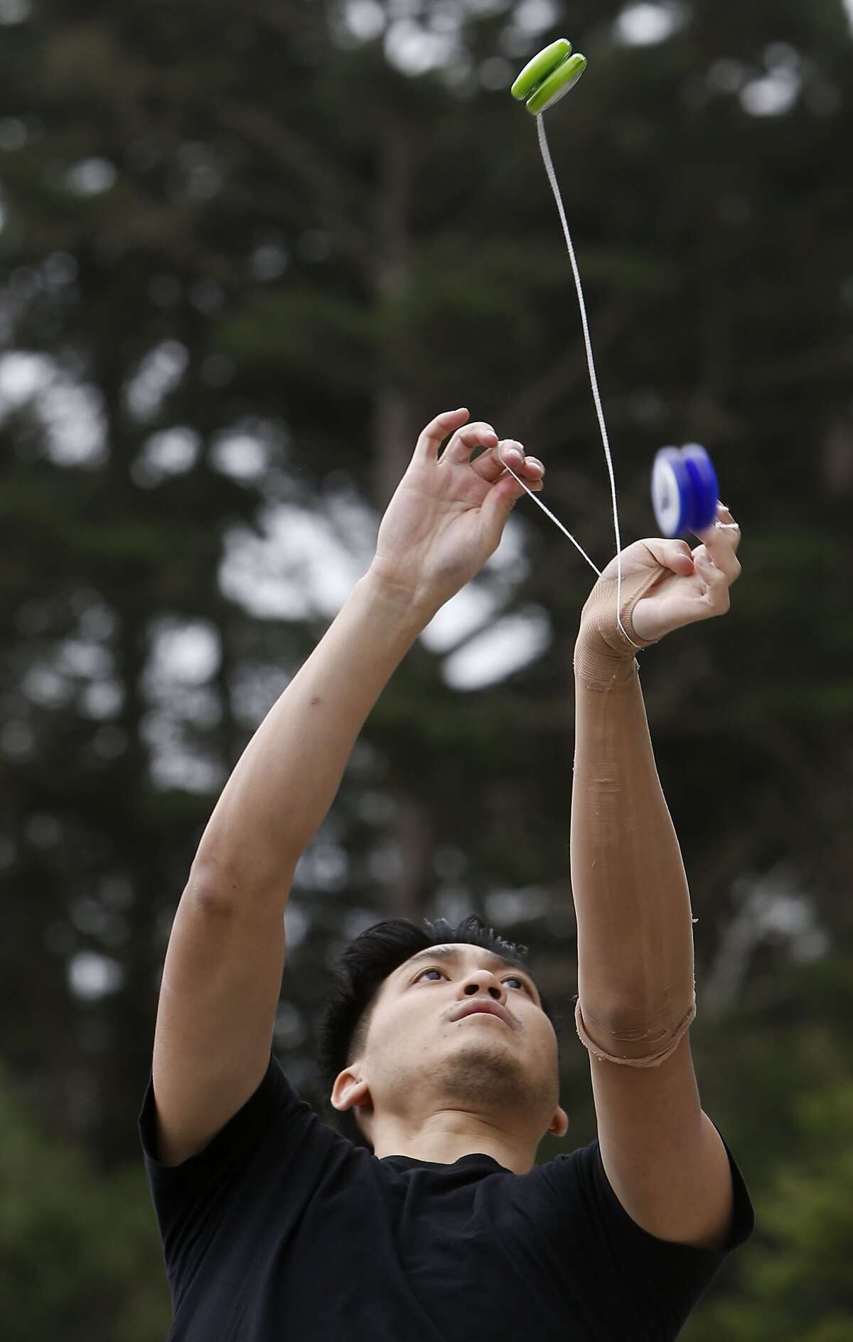 Top names in yo-yo circuit go for gold at S.F. championship