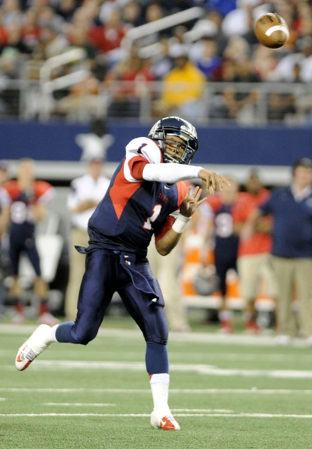 Highly touted QB aims to follow father to Aggies