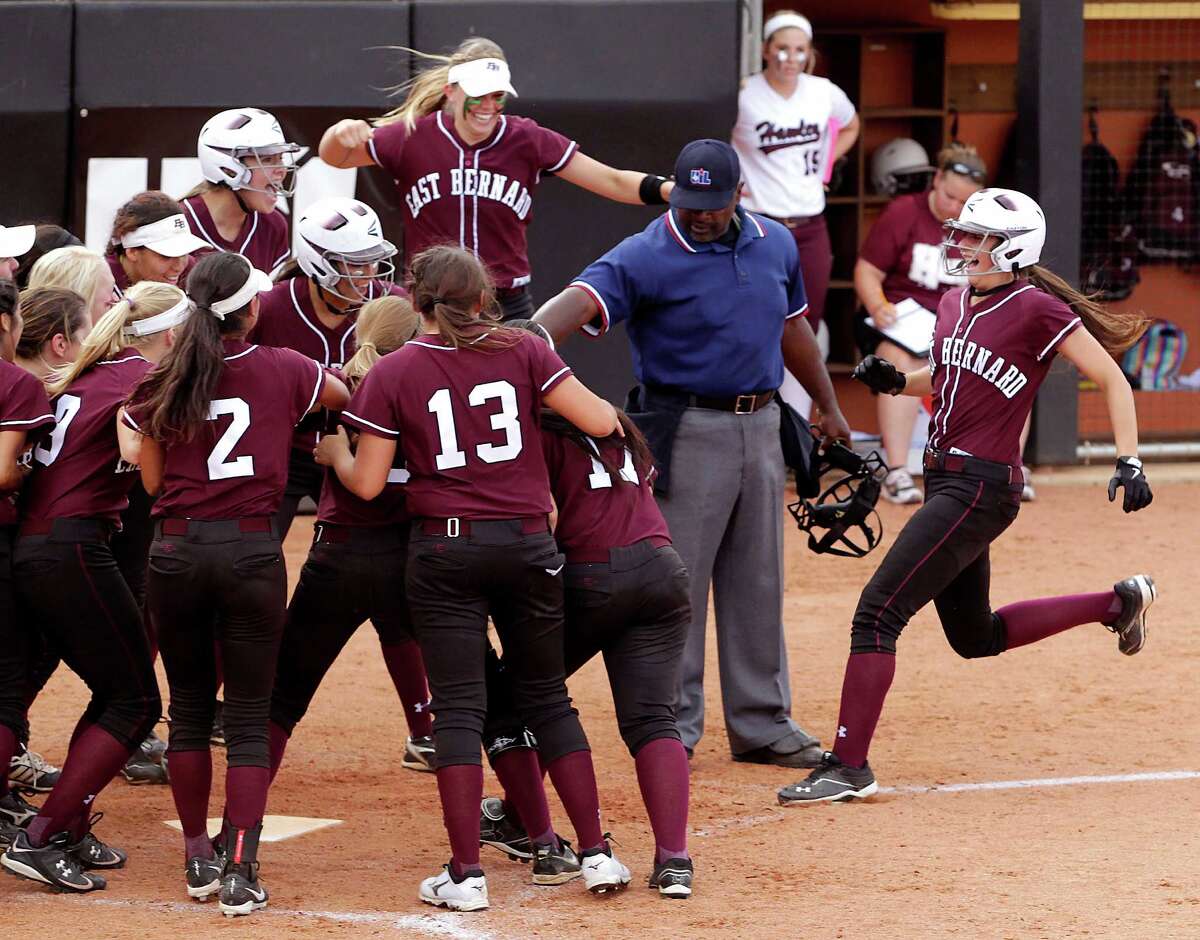 Show fans 15 as East Bernard knocks out Hawley