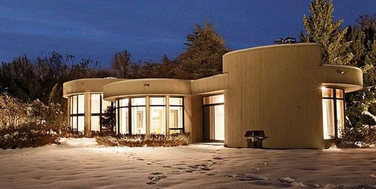 Whitney Houston's home finds a buyer