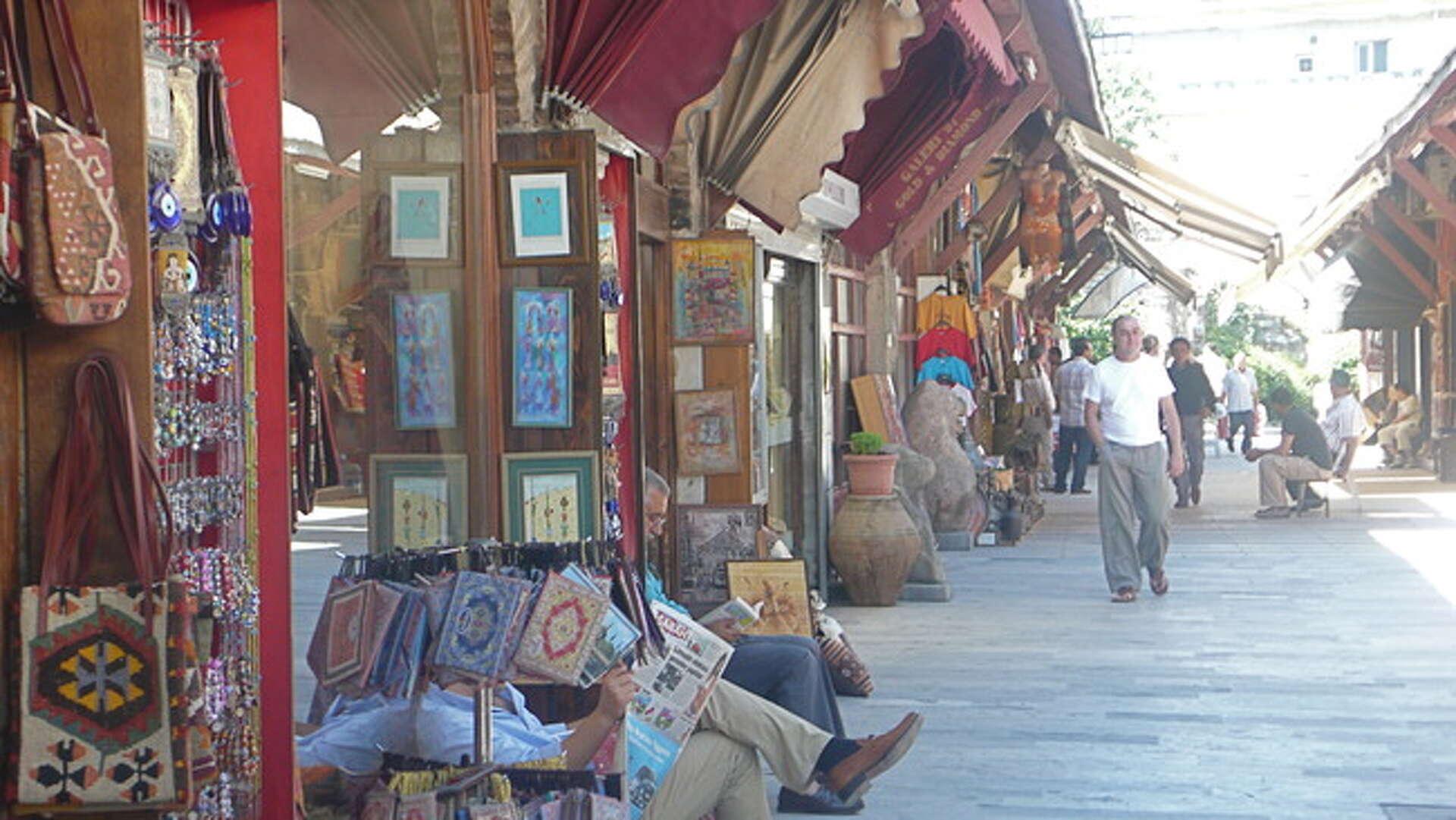 10 colorful global bazaars