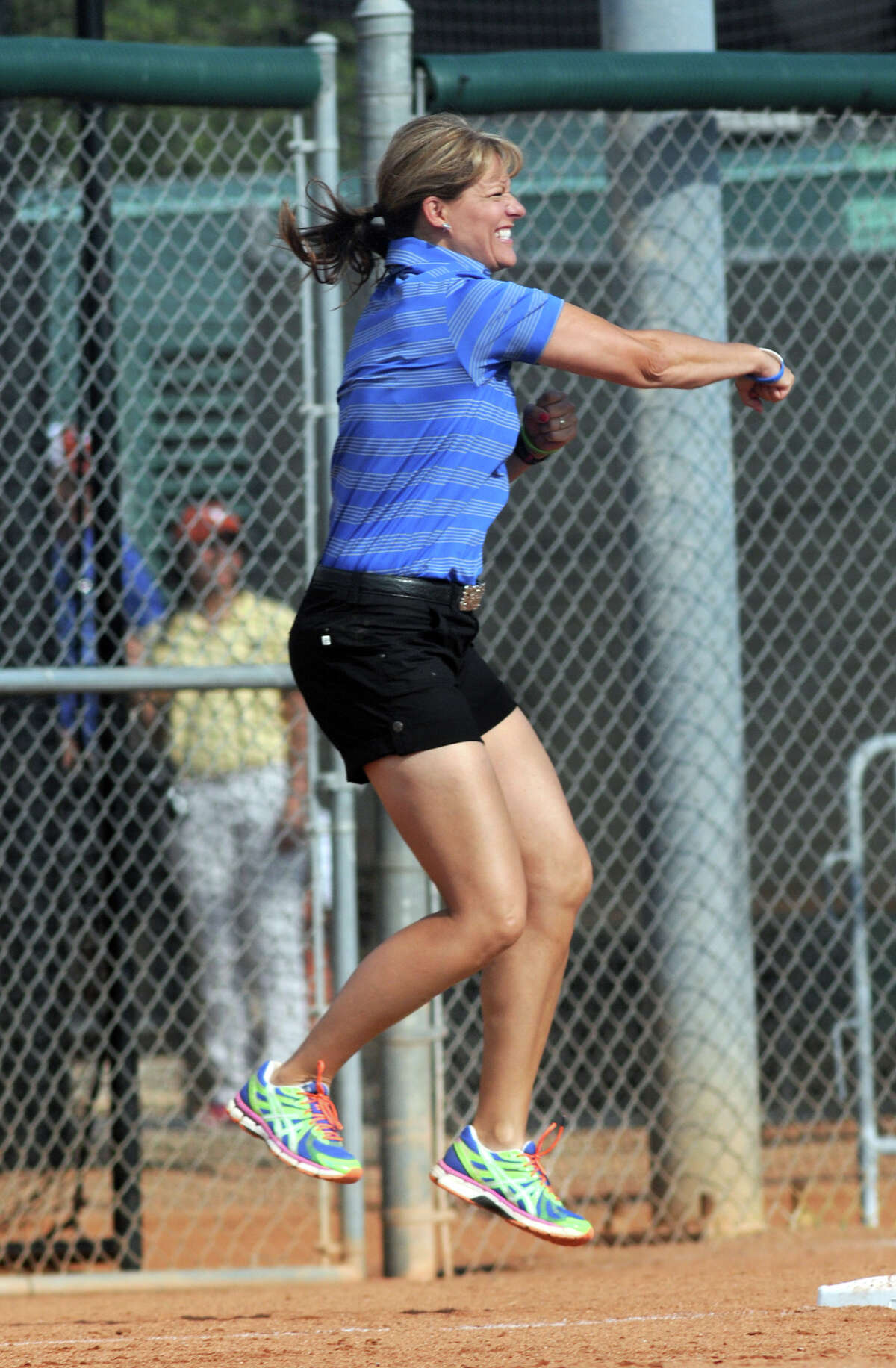 Barbers Hill falls to Ennis in 4A state softball semifinals