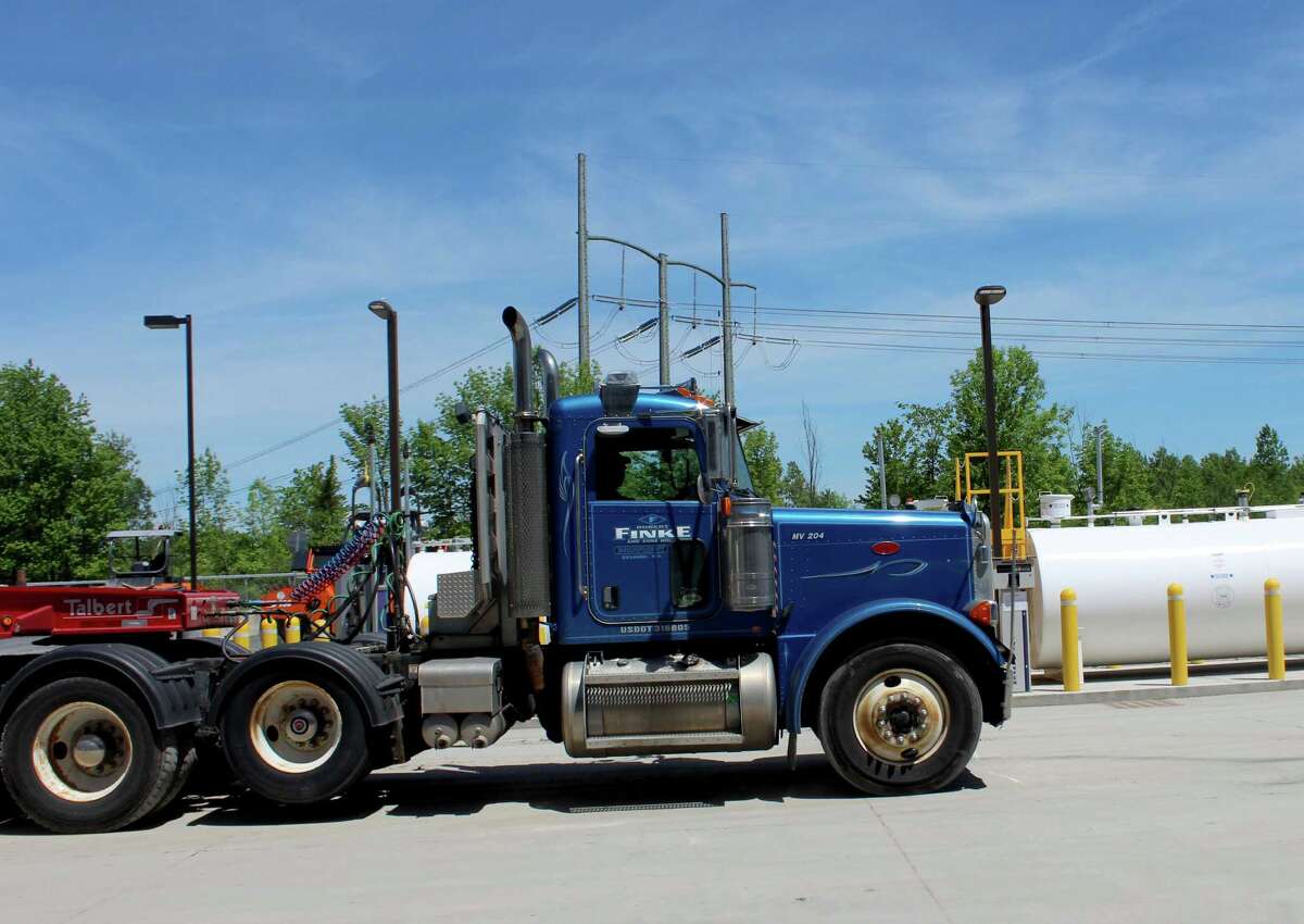 Photos: New Finke Equipment headquarters opens
