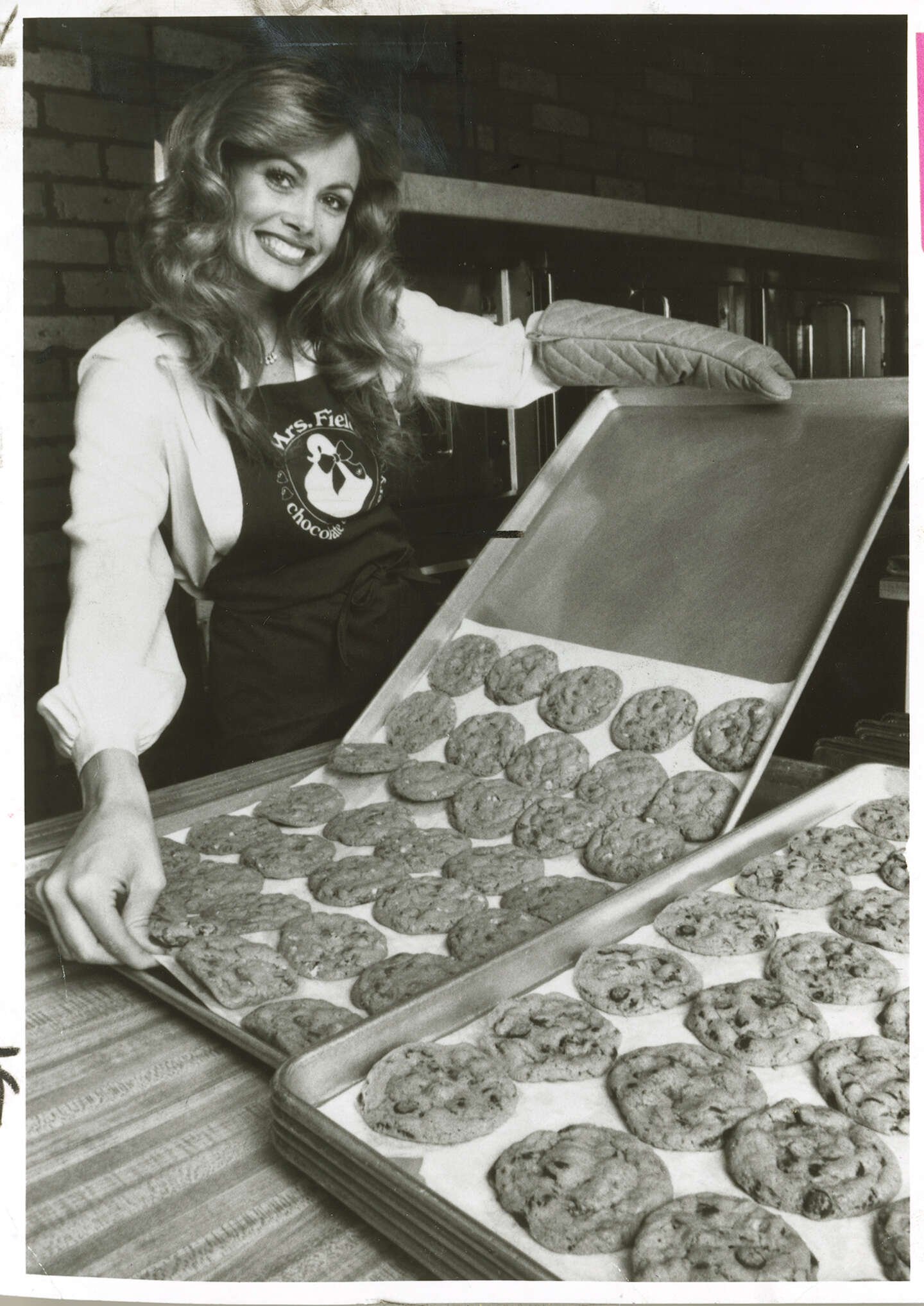 Free cookie alert: Mrs. Fields to give away hundreds of chocolate chip ...