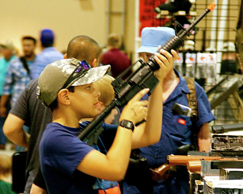 mySpy: S.A. Gun Show - mySA