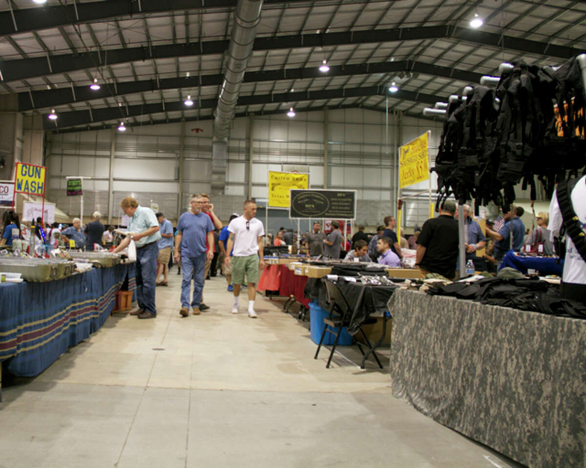 Texas backs off idea of booze sales at gun shows