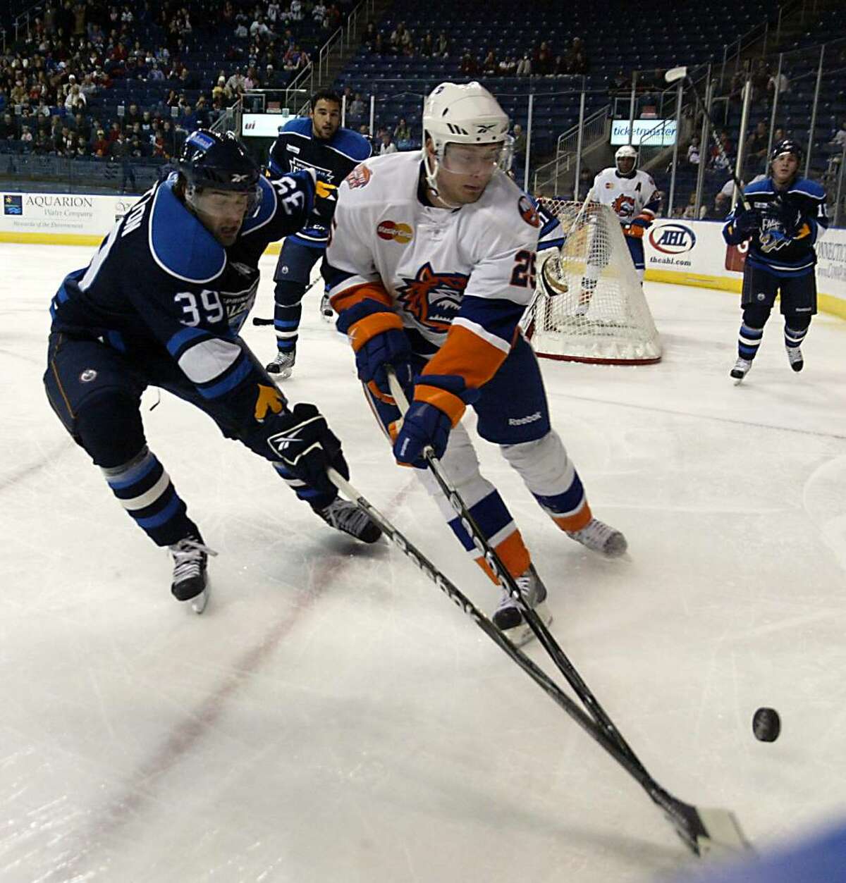Springfield slams Sound Tigers