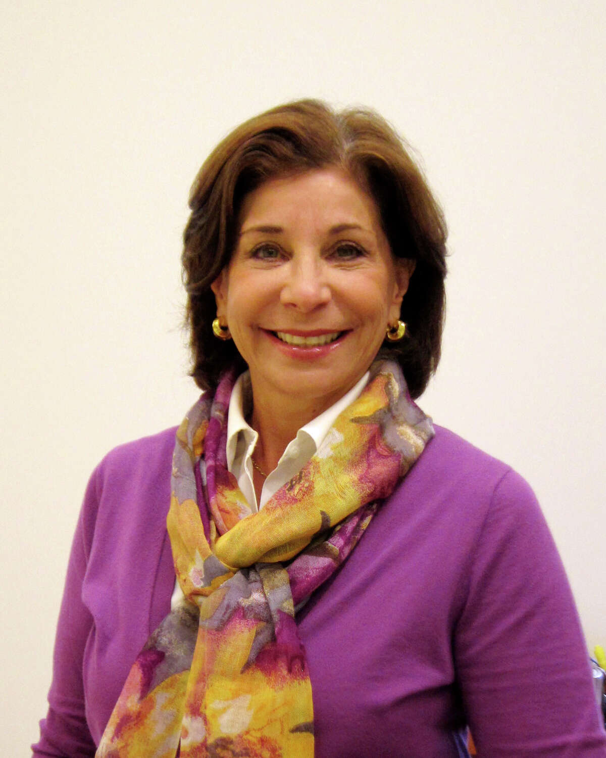 With ceremoney, Greenwich developer finalizes UConn deal, husband's legacy