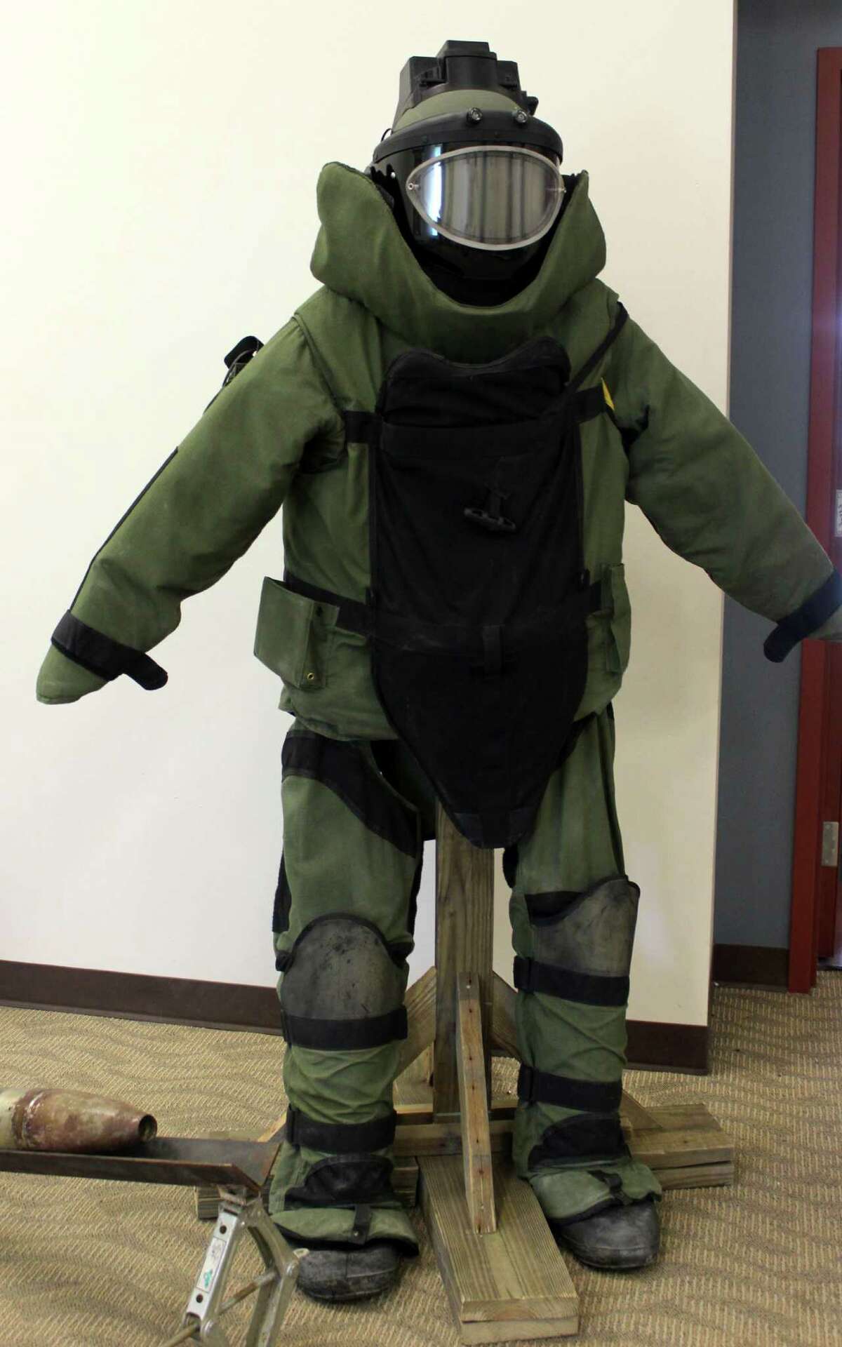 Local EOD unit prepares for Canadian bomb-disposal mission