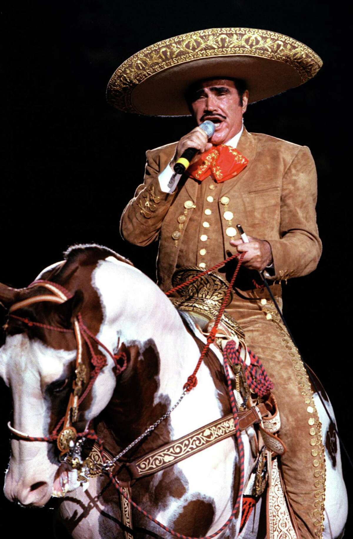 Vicente Fernández isn't keeping quiet after awesome final concert