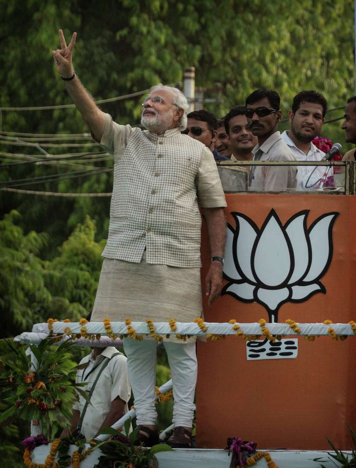 A leader who is what he wears