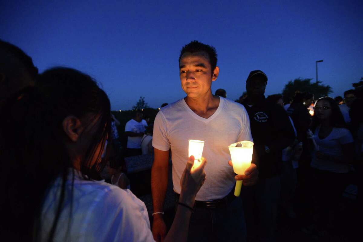 Neighborhood gathers to remember the life of 16-year-old Jeffrey Perez