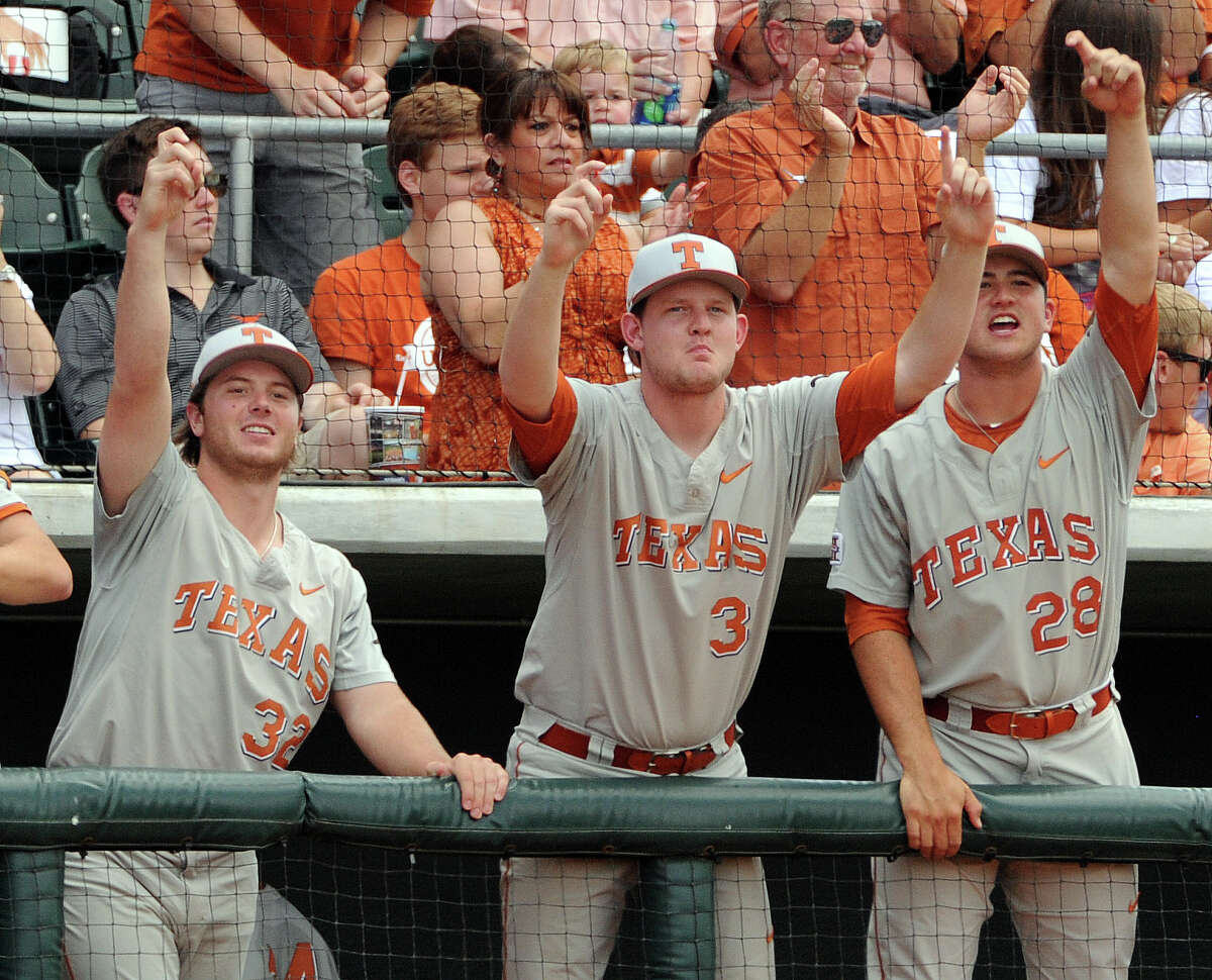 Texas takes Game 1 over Houston at Austin Super Regional