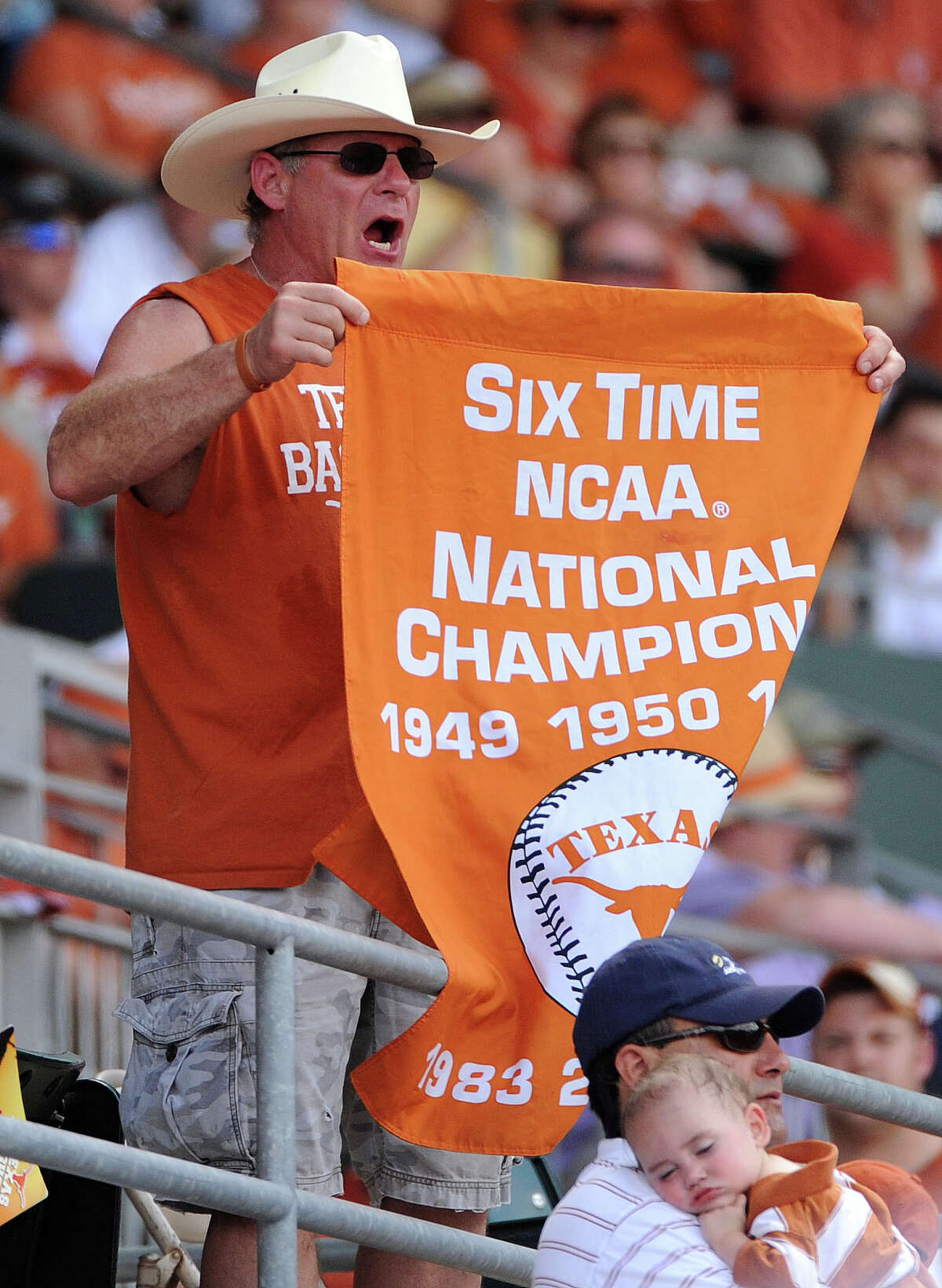 Early lead helps Texas eliminate Houston