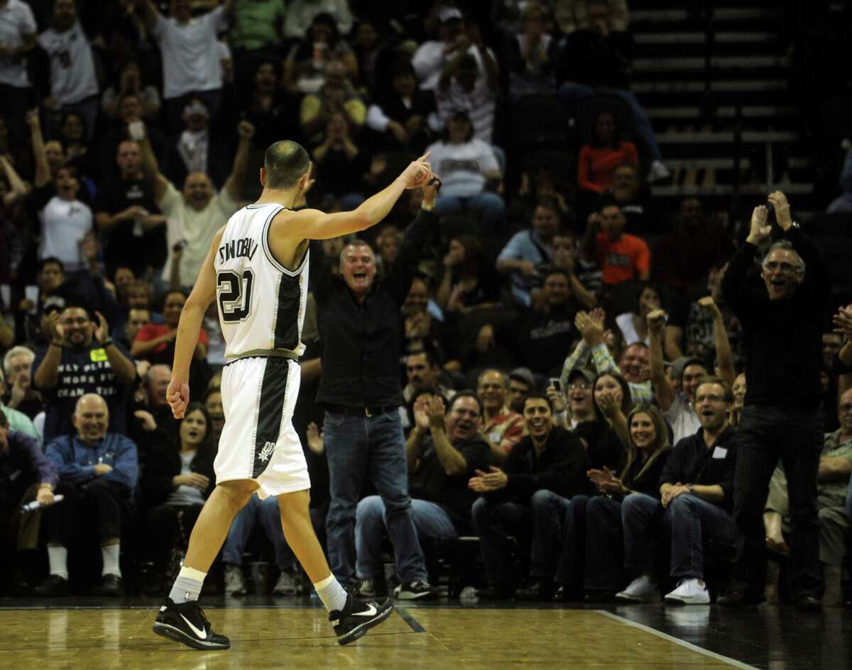 Bat makes Ginobili a Web hit