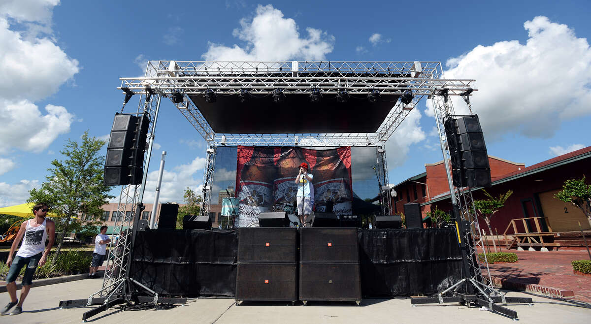 Jazz and Blues Festival Grooves Downtown