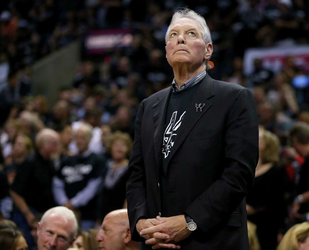Spurs players, owners again at odds in D.A. race support