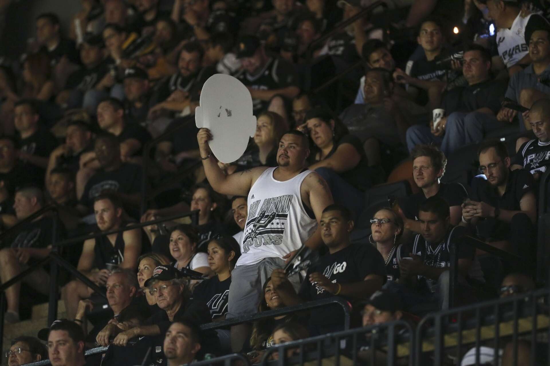 25 types of San Antonio Spurs fans you will meet at the game this season