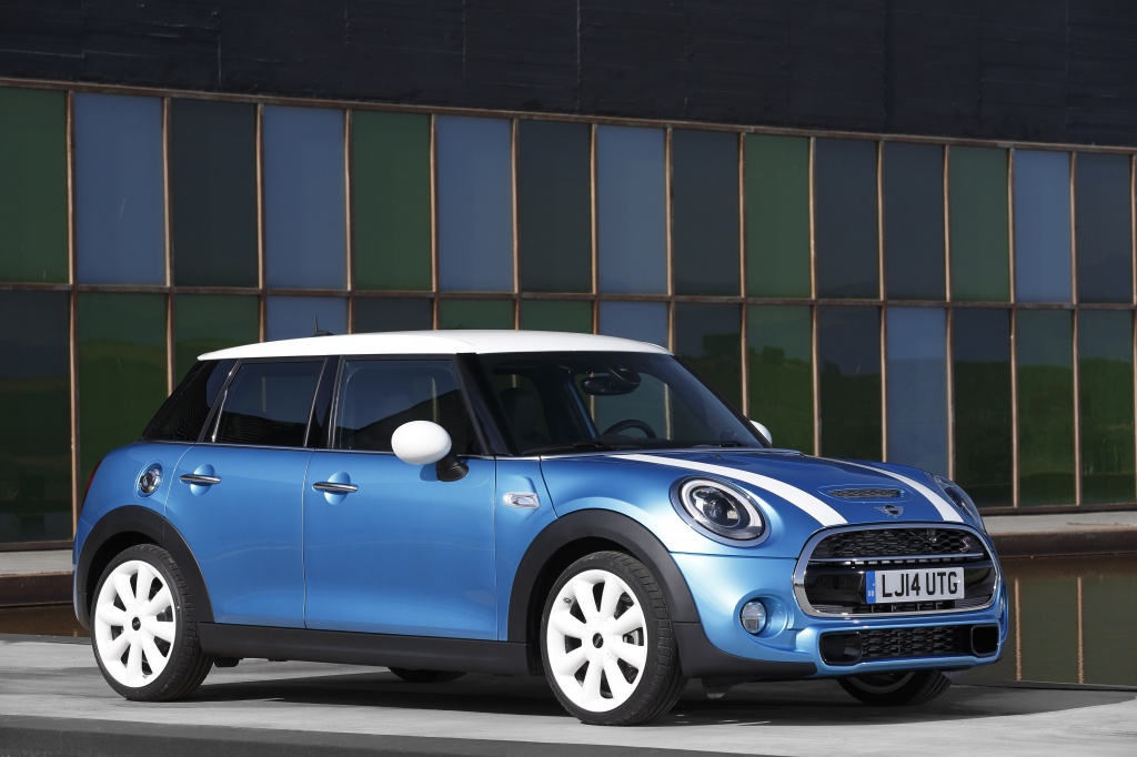 Mini Cooper unveils new 4-door hardtop