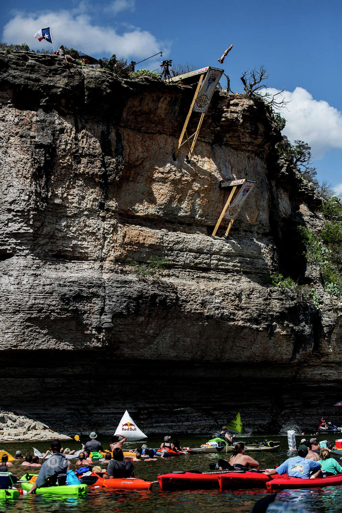 San Antonian claims cliff-diving crown