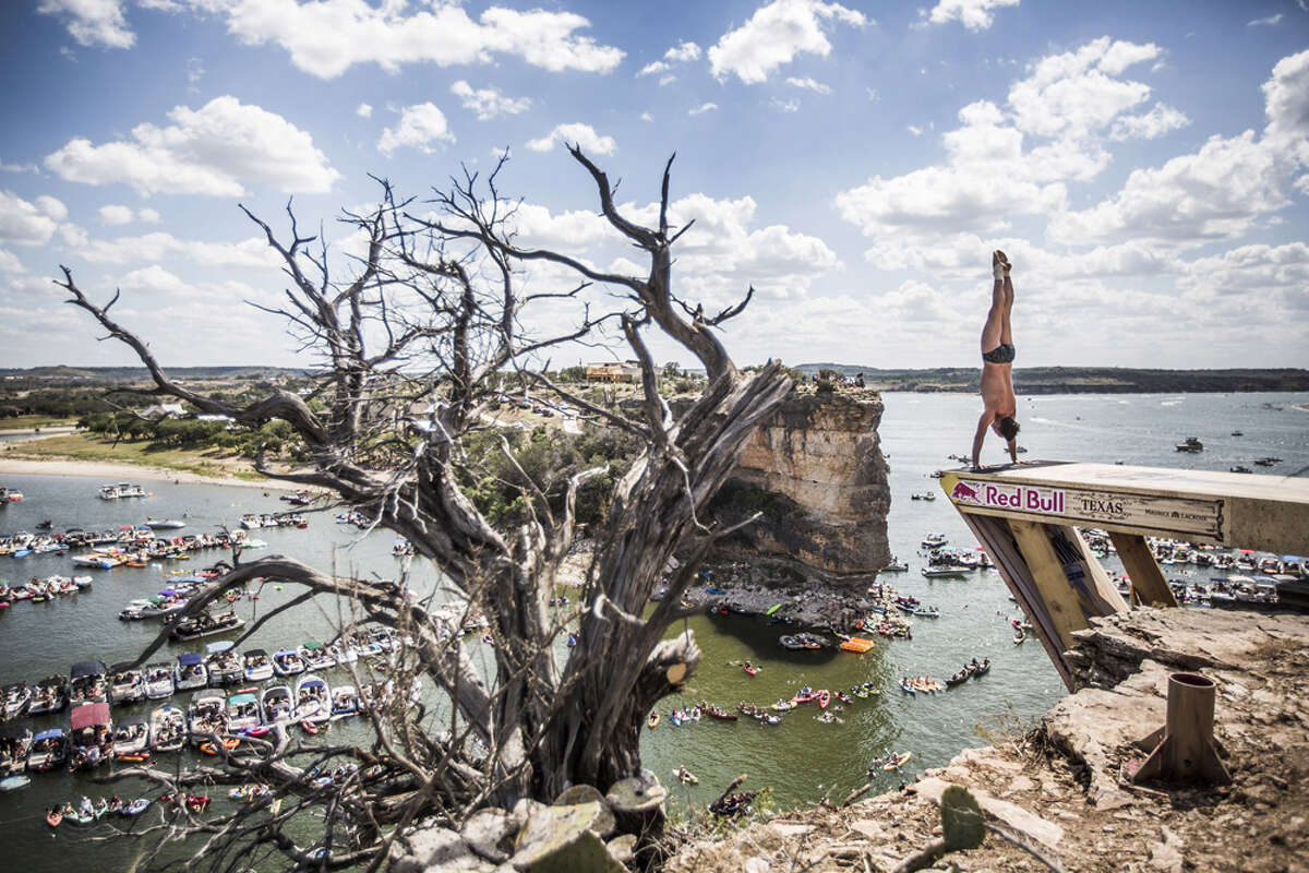 San Antonian claims cliff-diving crown
