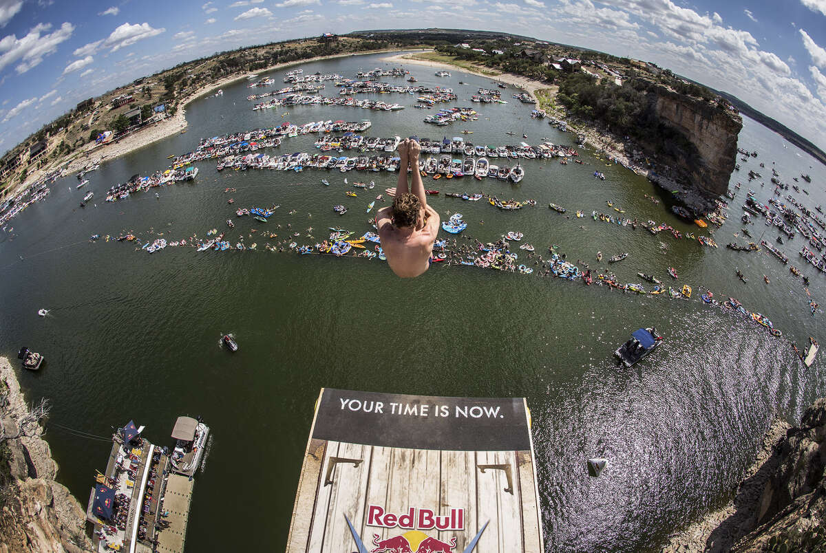 San Antonian claims cliff-diving crown