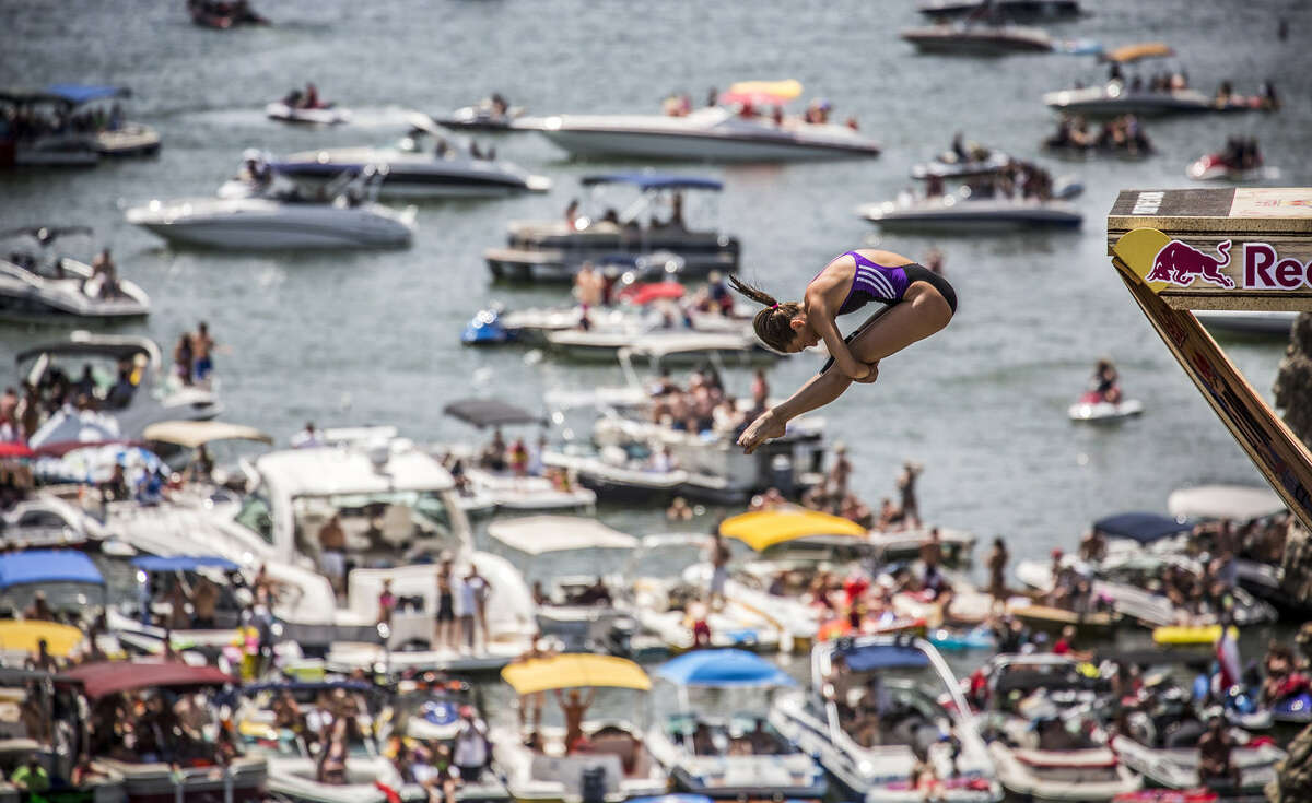 San Antonian claims cliff-diving crown