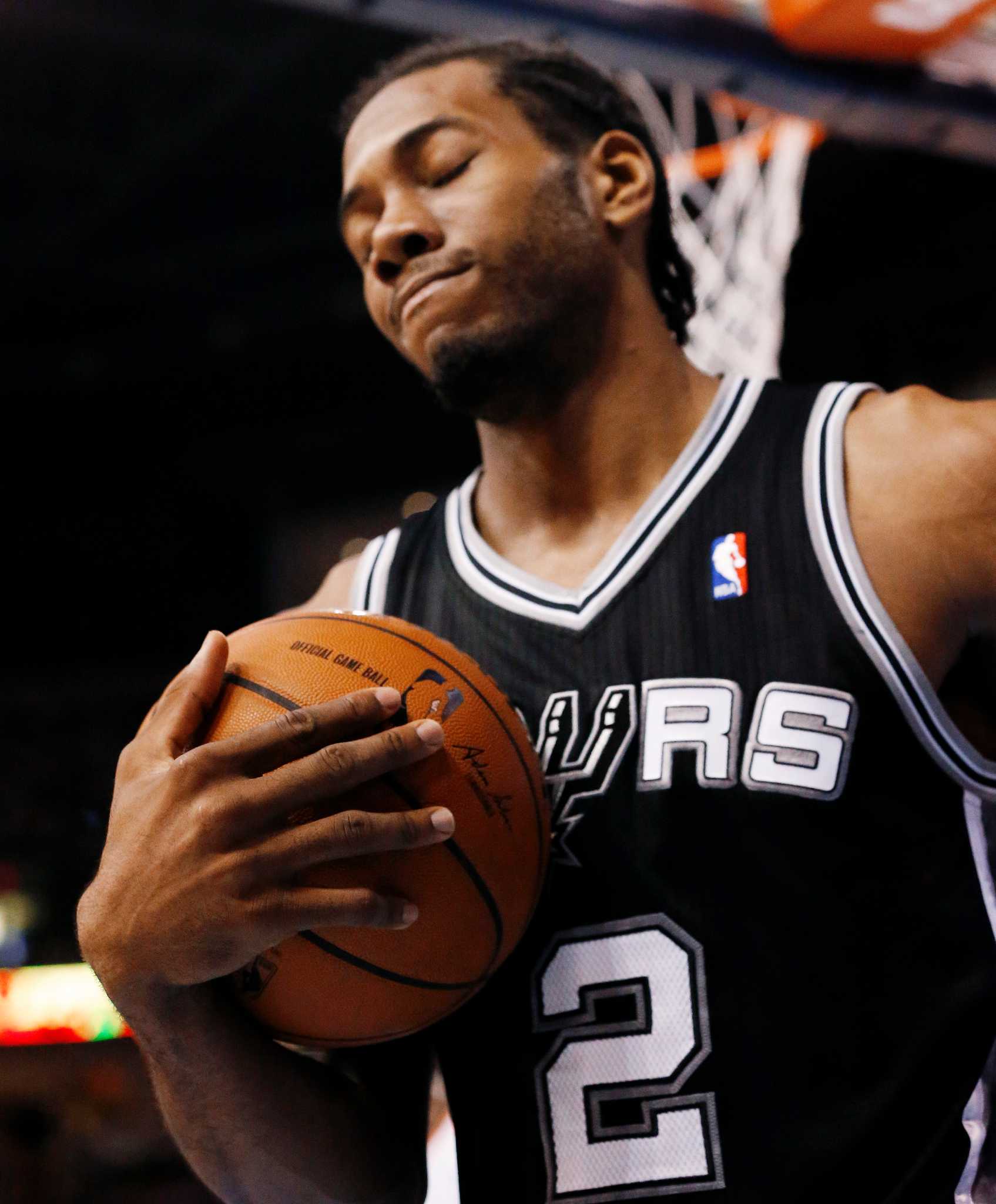 Despite James' scoring, Spurs see ball movement as key to series