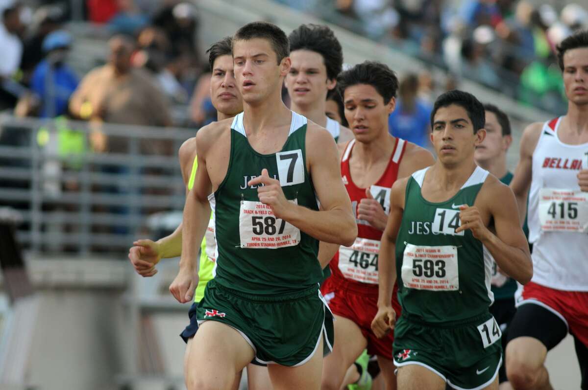 Strake Jesuit teams beat odds, hold own against tough competition