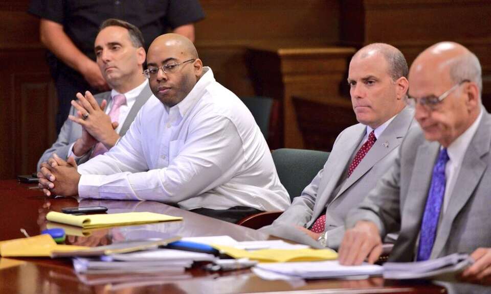 Defense lawyer theatrical in murder trial's closing argument