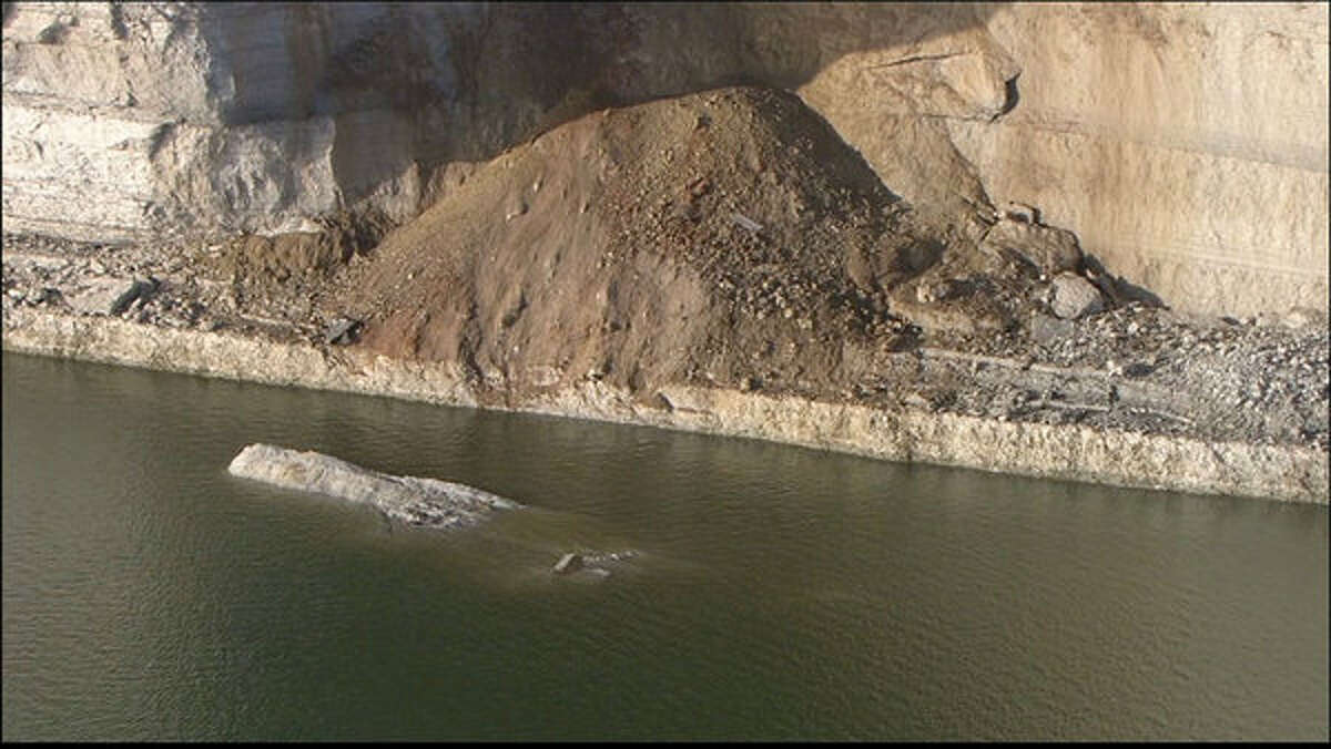 Lake Whitney cliff could be demolished