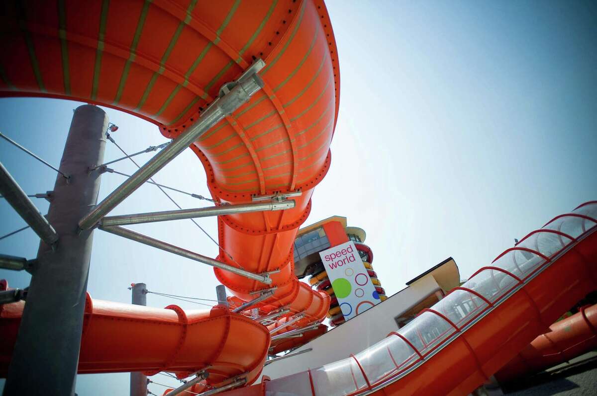 Extreme water slides of the world