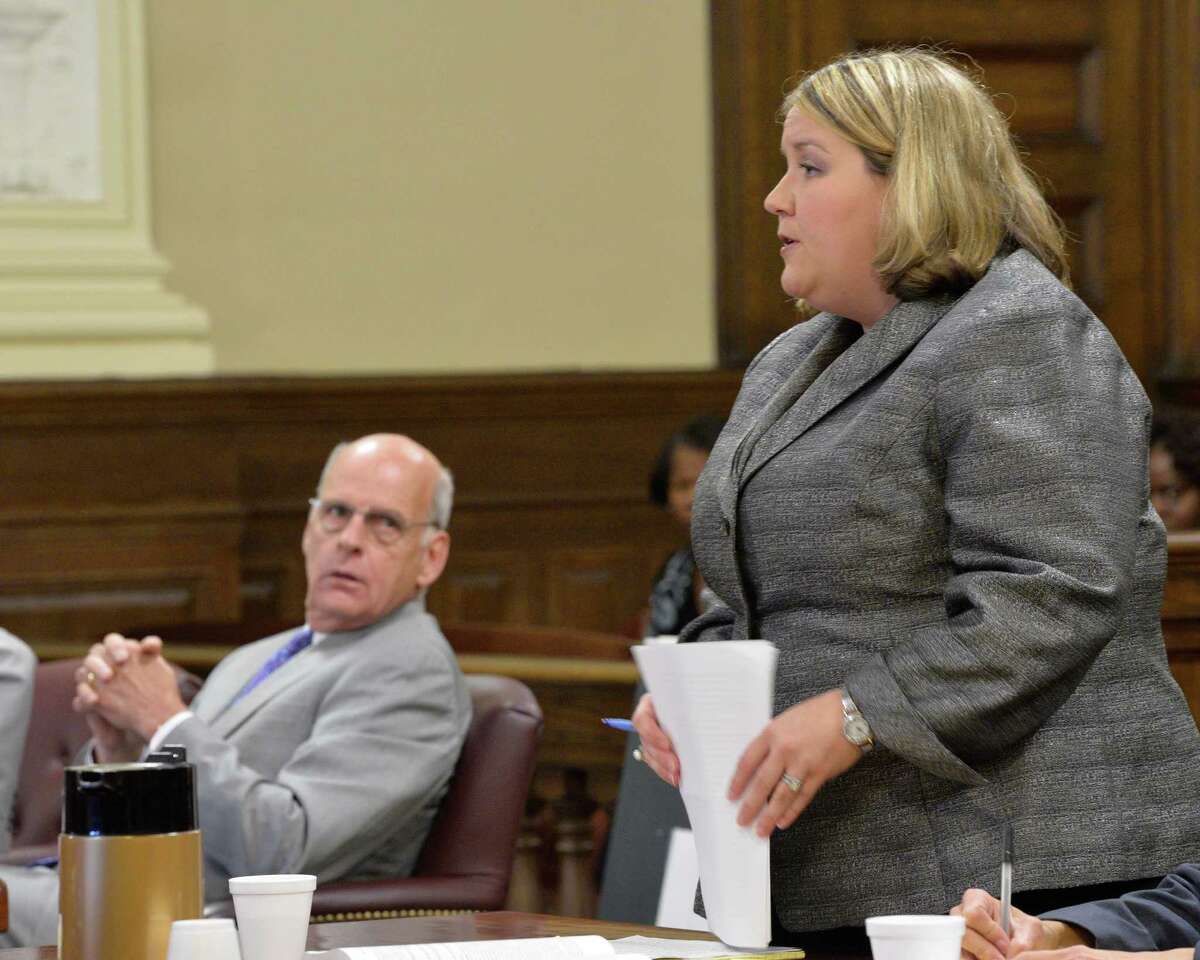 Defense lawyer theatrical in murder trial's closing argument