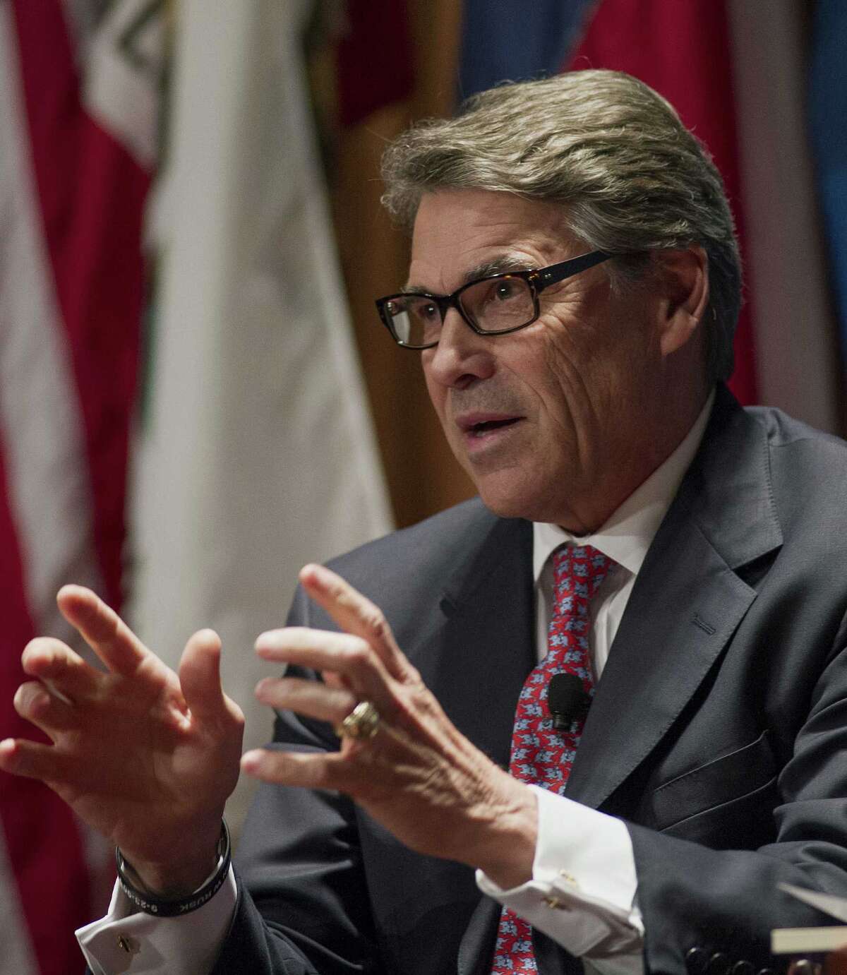 Gov. Perry declines to release taxpayer tab for his defense lawyer