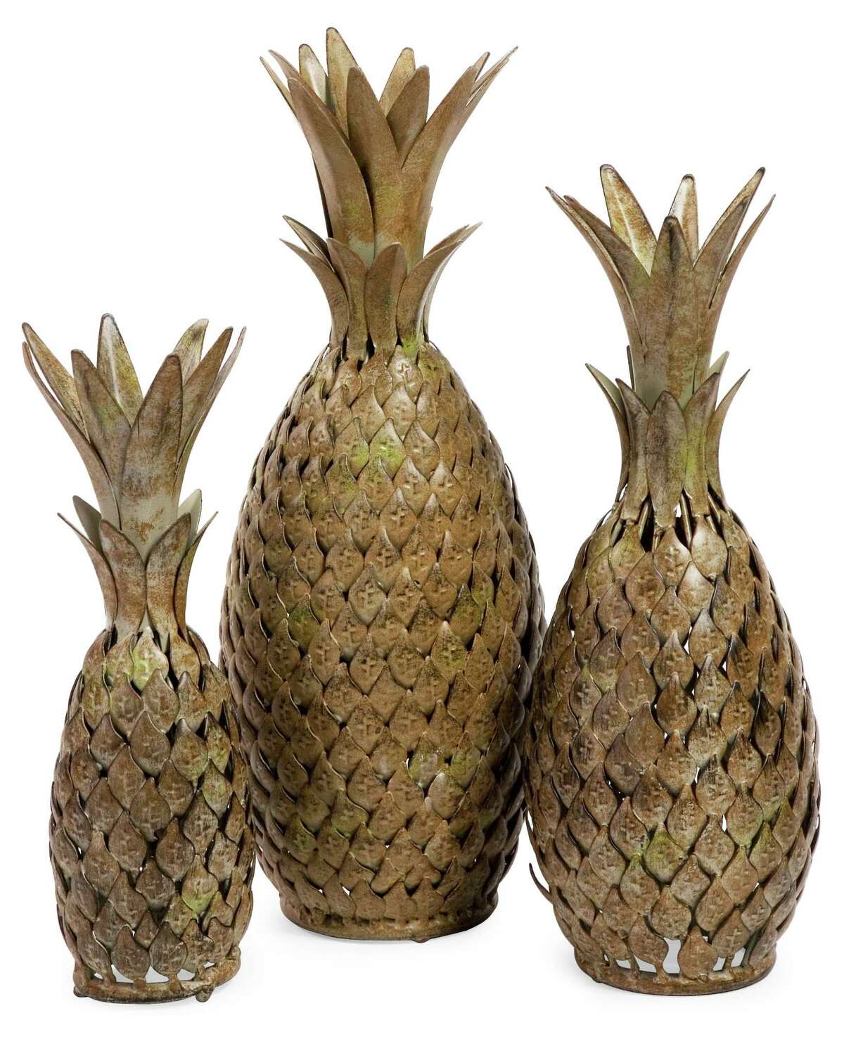 Pineapple becomes a welcome motif in home décor
